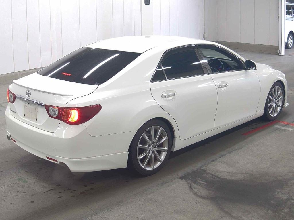 2010 TOYOTA MARK X For Sale in Mozambique