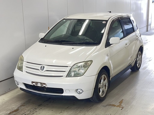 2004 TOYOTA IST For Sale in Tanzania