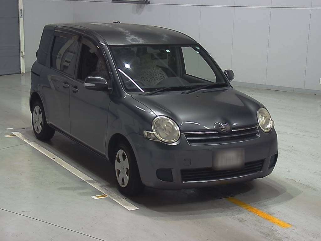 2008 TOYOTA SIENTA For Sale in Mozambique